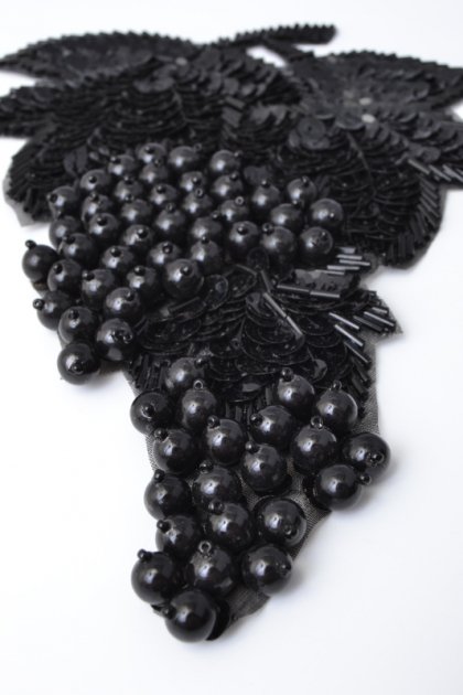 Fig leaf design, black balls, beads and spangles - The online shop ...